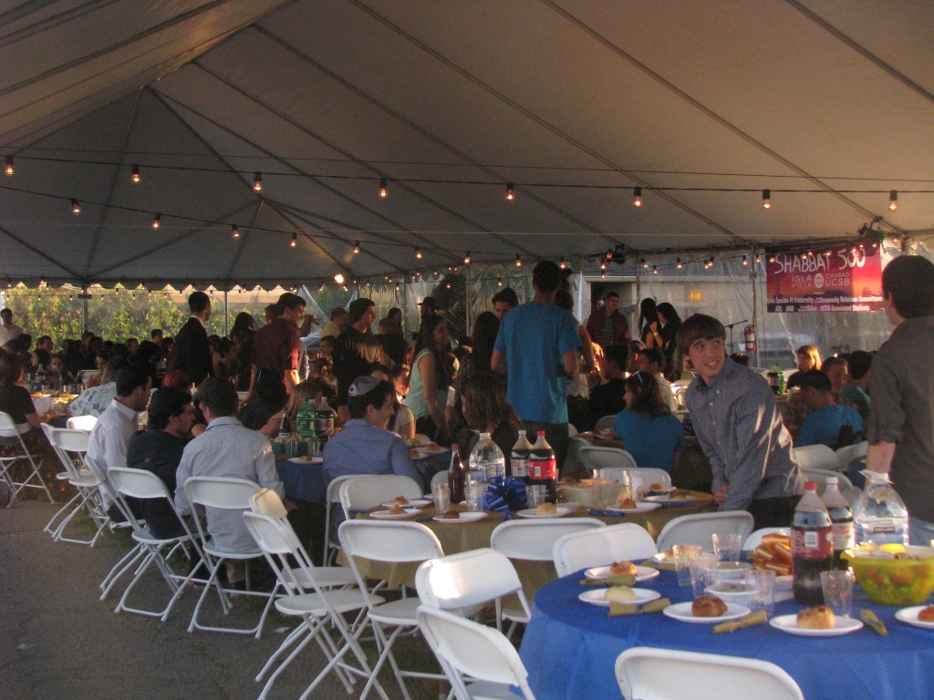 Shabbat Celebration Brings Community Together With Traditional Food and ...