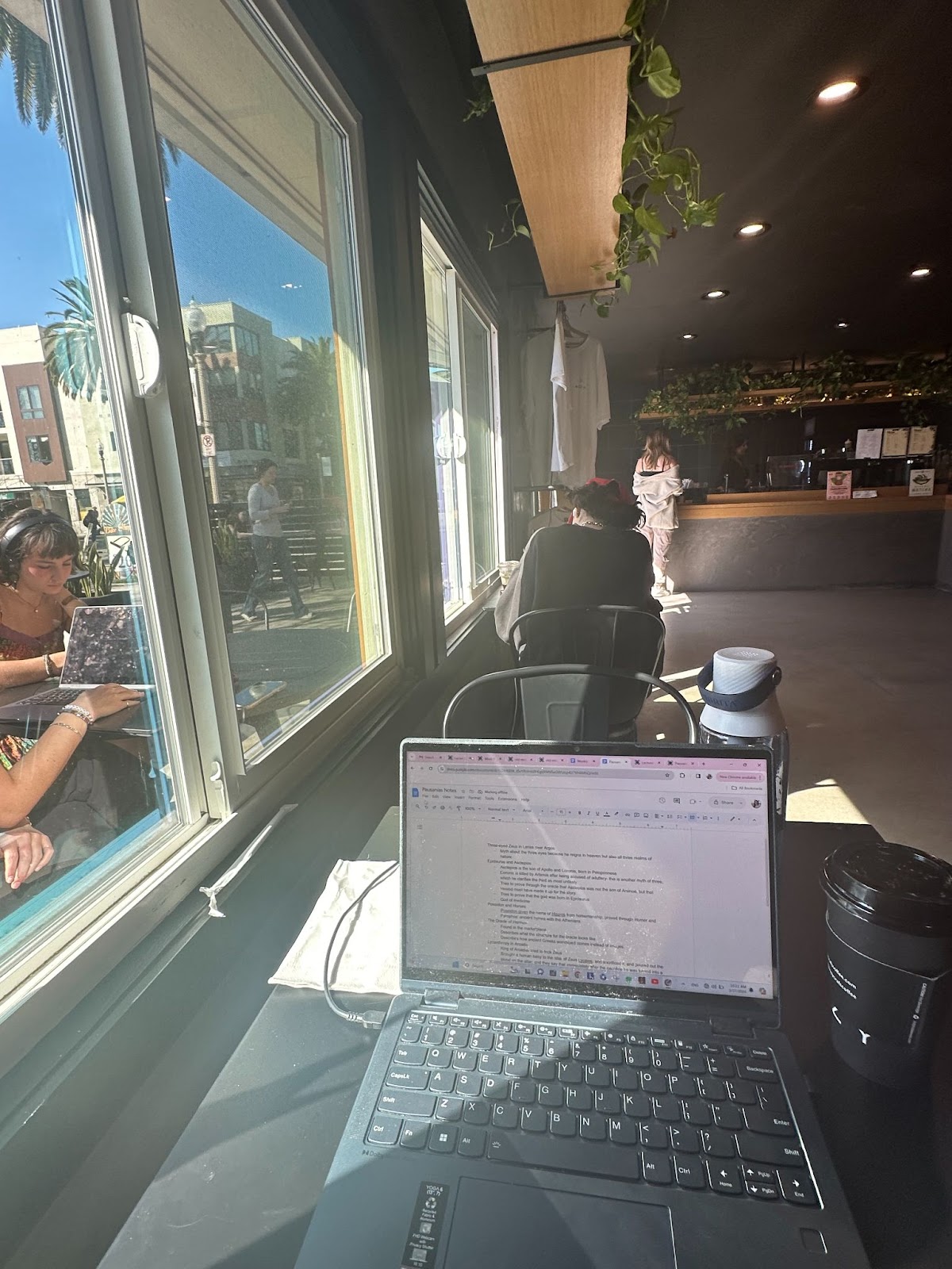 Best Cafes for Studying On and Off Campus | THE BOTTOM LINE